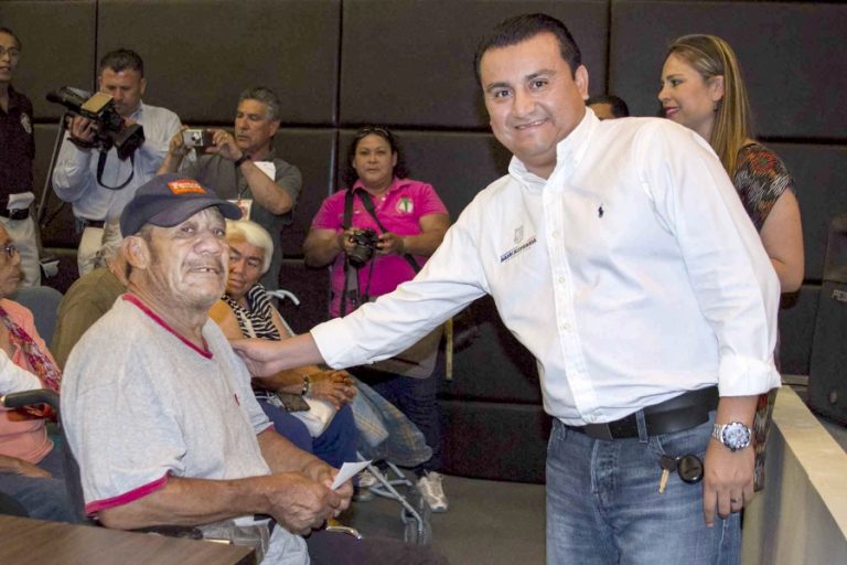 Chuy Labra - Semanario ZETA