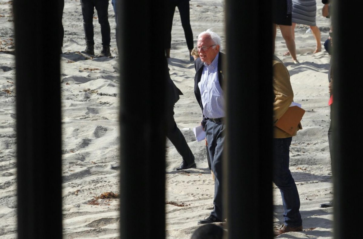 “Bernie” Sanders recorre muro fronterizo - Semanario ZETA