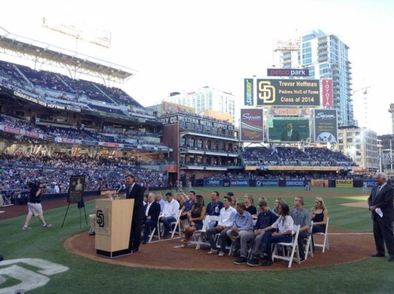 Ingresa Trevor Hoffmann al Salón de la Fama de los Padres - Semanario ZETA