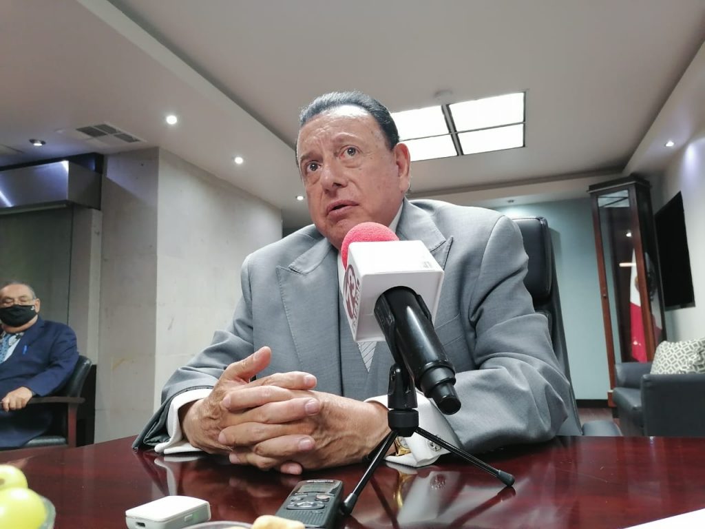 No es mi compadre, pero tenemos una buena relación: Fiscal sobre Hank ...