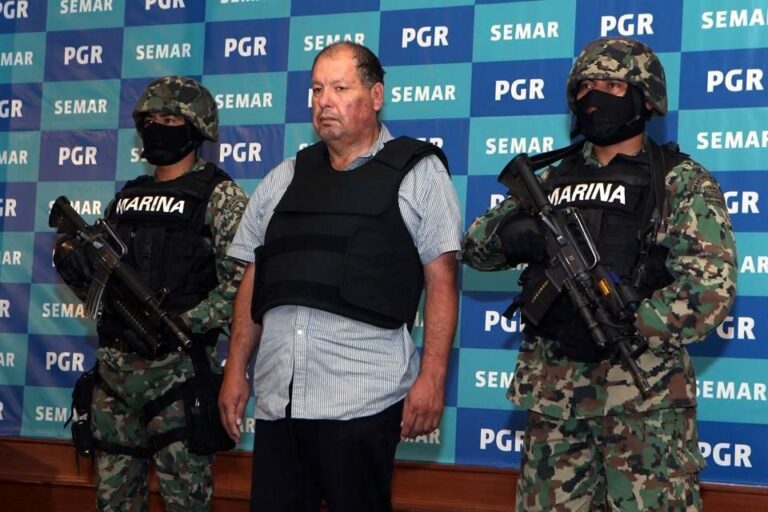 Extraditan A Eu Al “m 1” Hermano De Osiel Cárdenas Guillén Líder Del