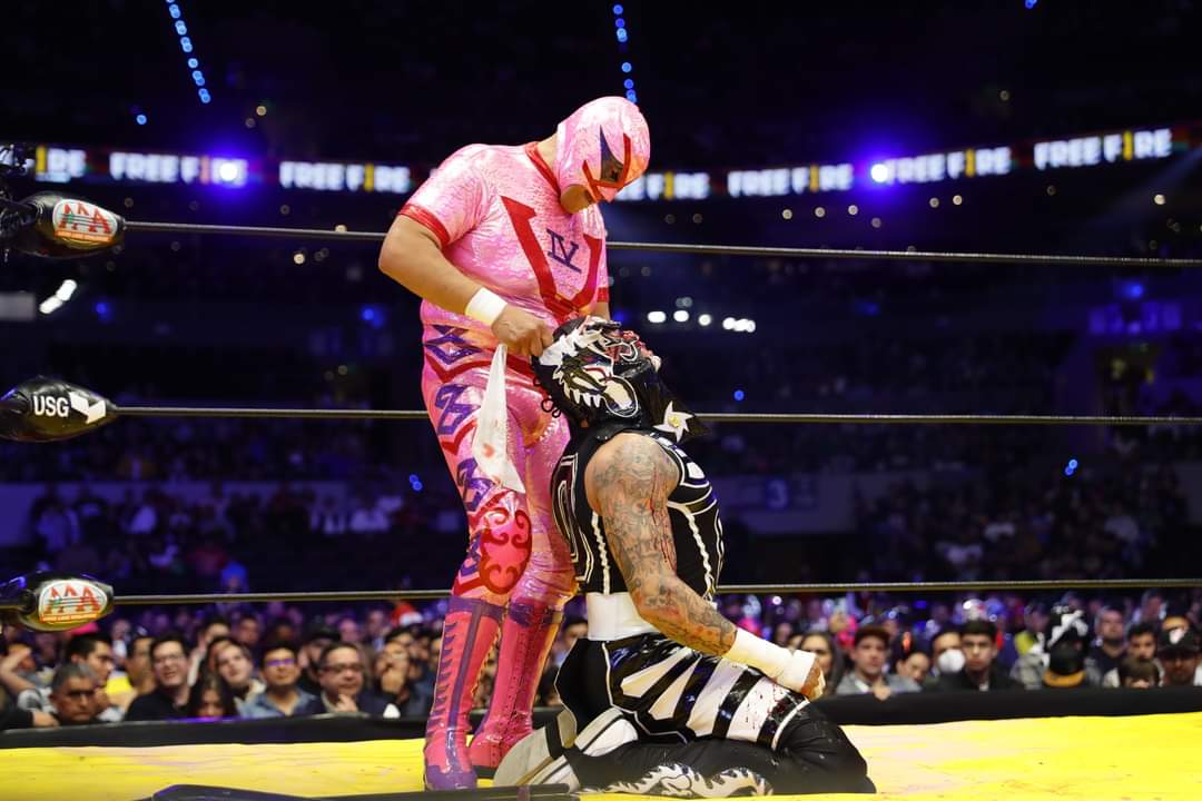 Villano IV sin máscara estelariza función de IWT - Semanario ZETA