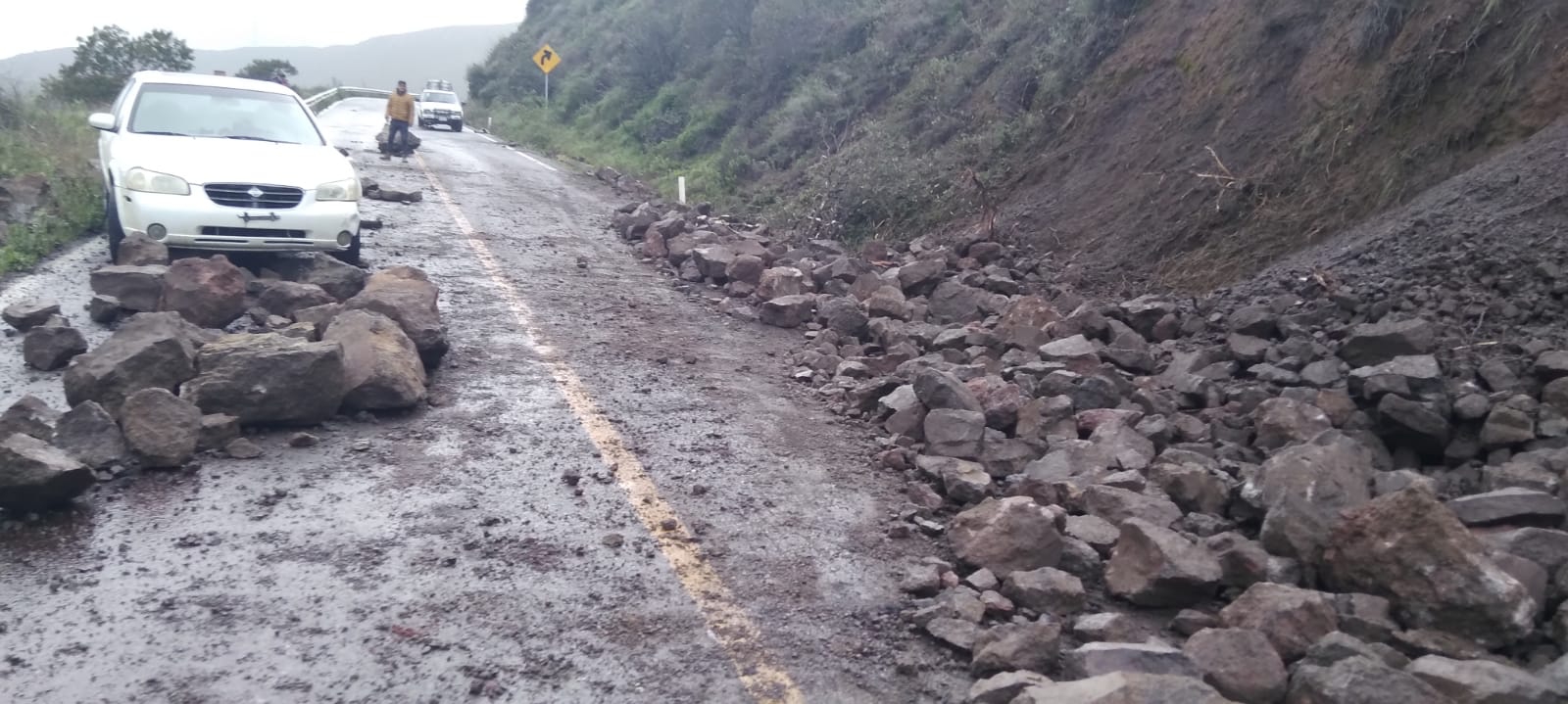 Seguridad pública de Ensenada en alerta por deslaves e inundaciones ...