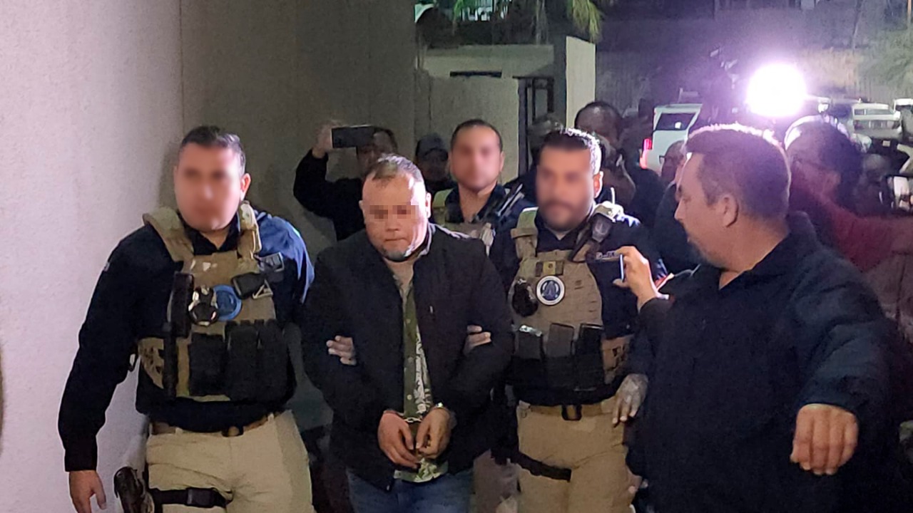 Suman 10 órdenes De Aprehensión Contra Profesor Pederasta Semanario Zeta