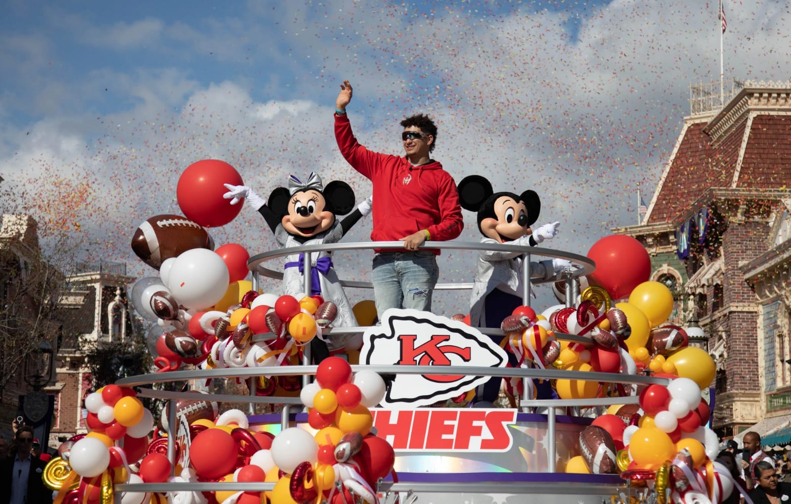 Mahomes celebra la victoria de los Chiefs de Kansas City en Disney ...