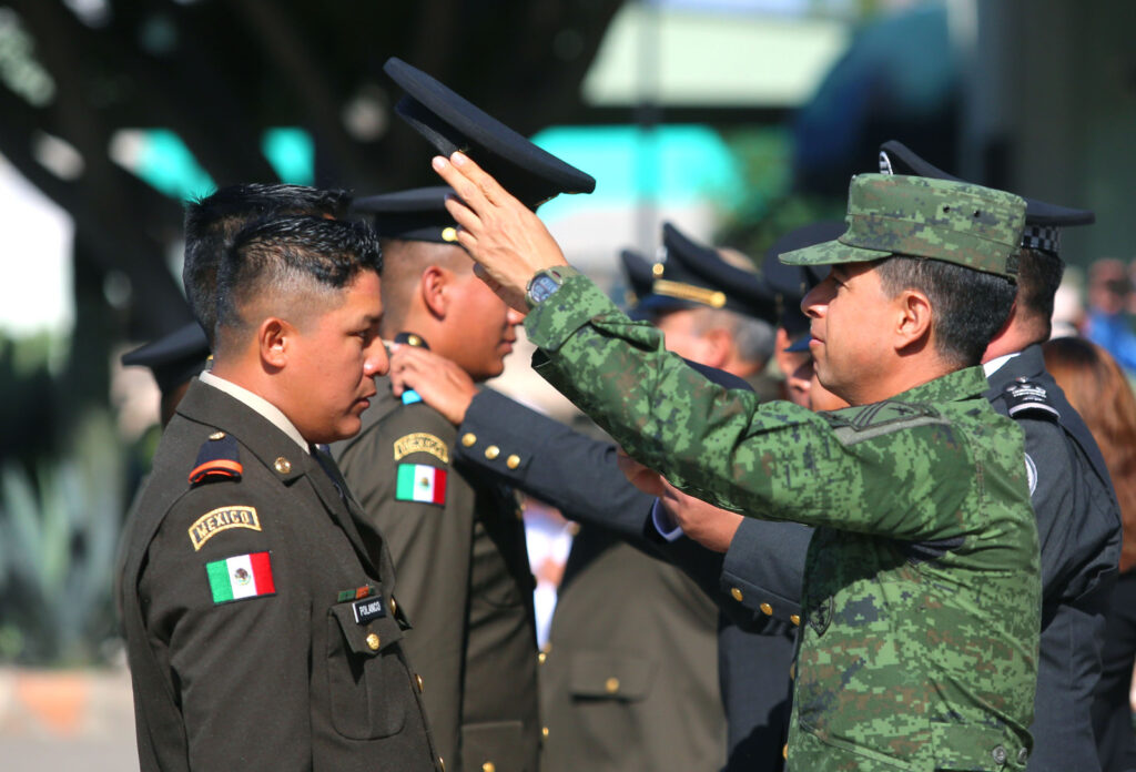 Ascienden a 21 militares a Tenientes y Subtenientes - Semanario ZETA