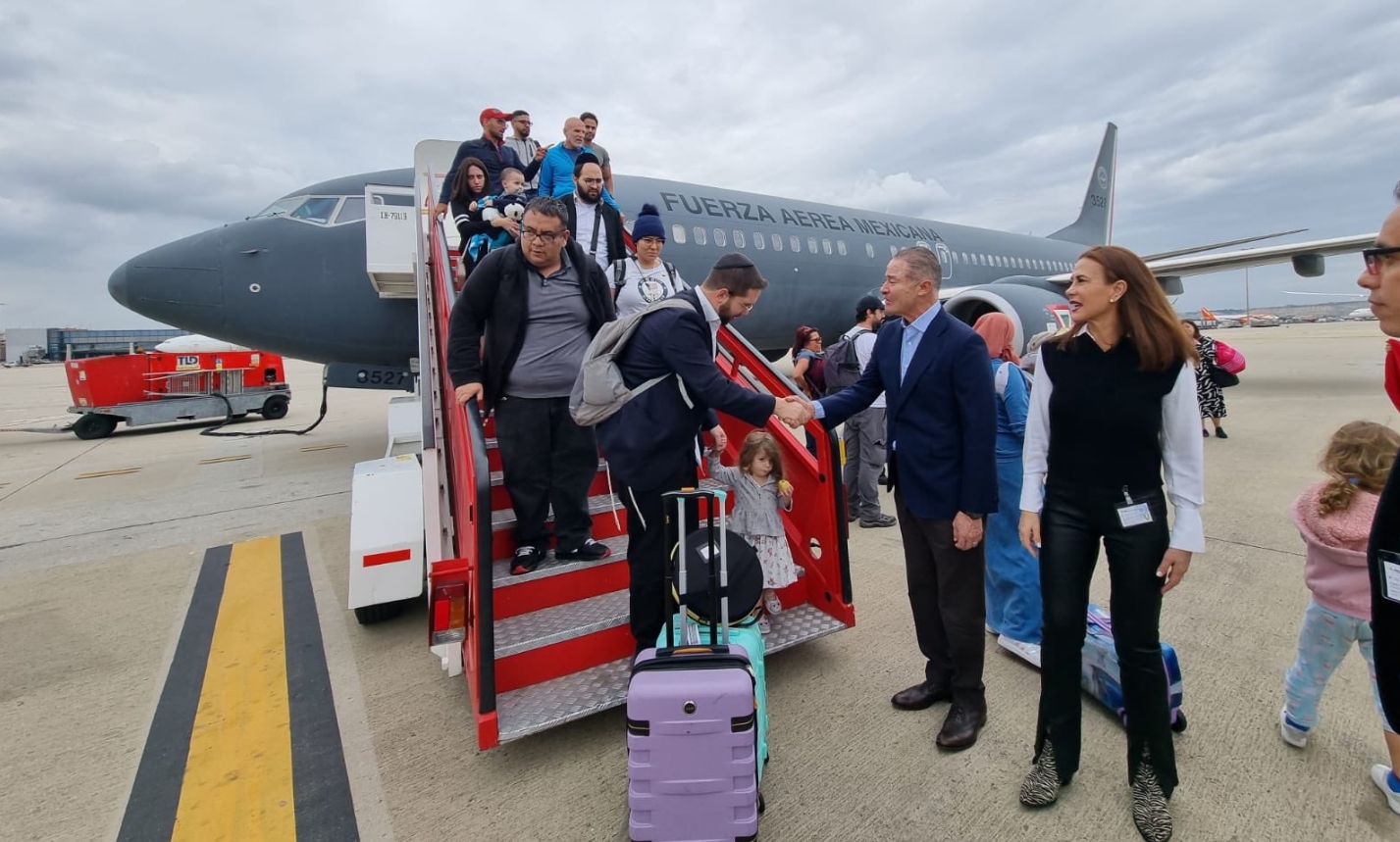 Aviones de la Fuerza Aérea regresan a México con 275 mexicanos evacuados de Israel - Semanario ZETA