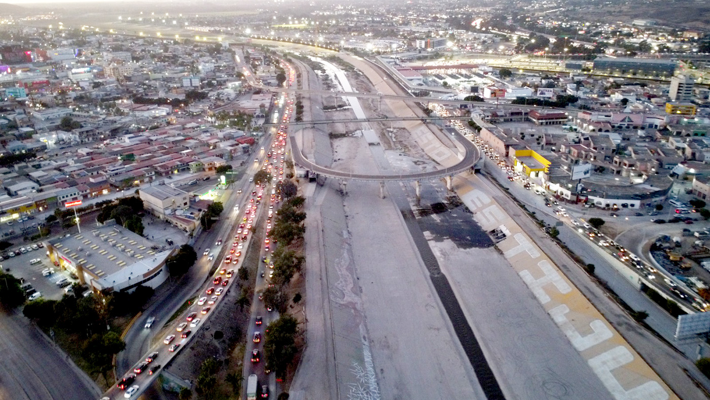 Más fila para regresar de San Ysidro a Tijuana; impacta obras en la ...