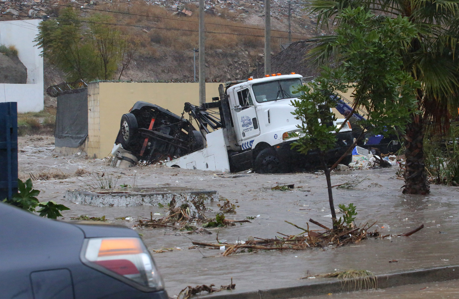 Inundaciones, choques y rescate de personas tras lluvias en Tijuana ...