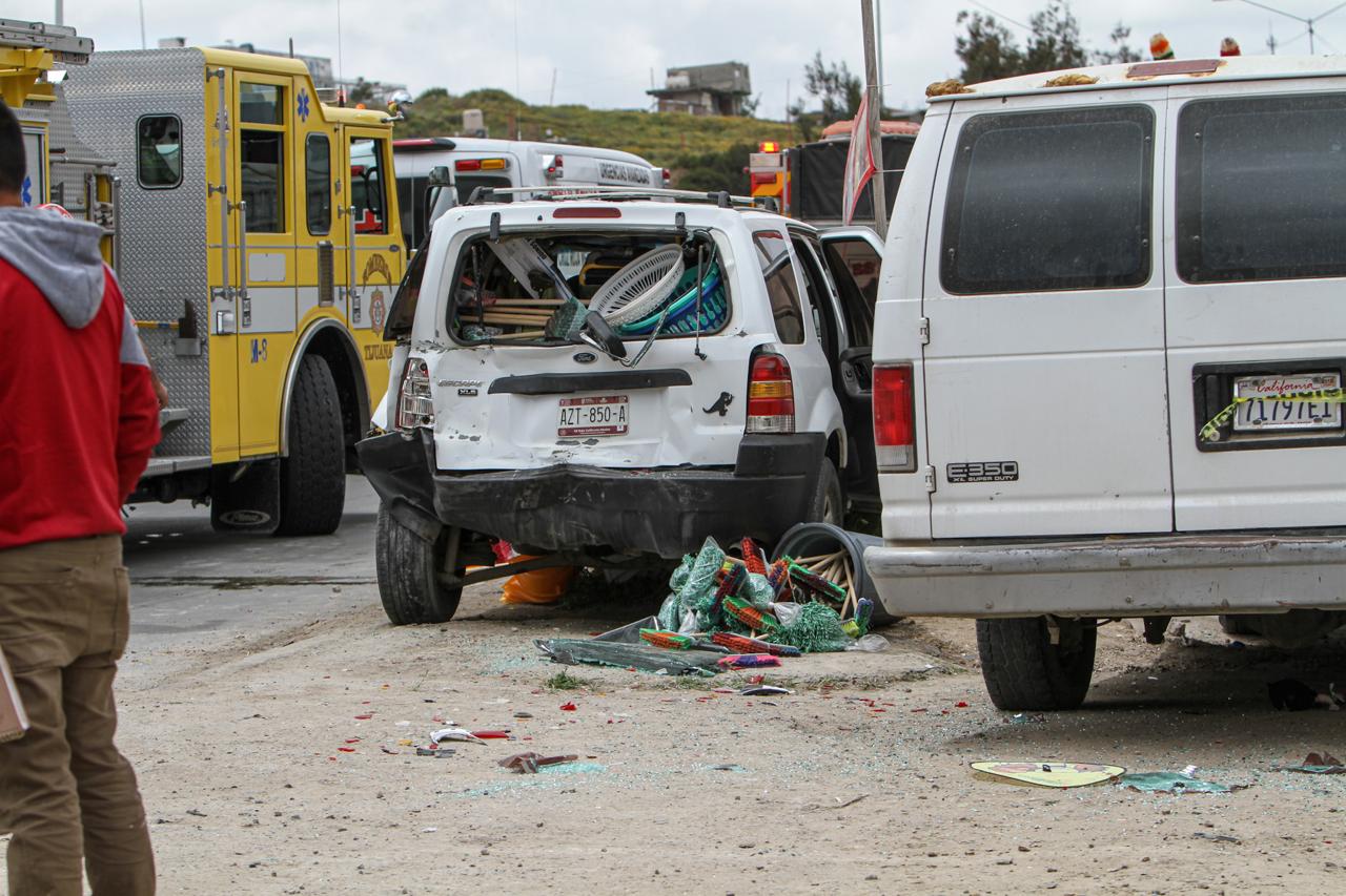 En Tijuana: mujer choca contra dos vehículos e impacta negocio ...