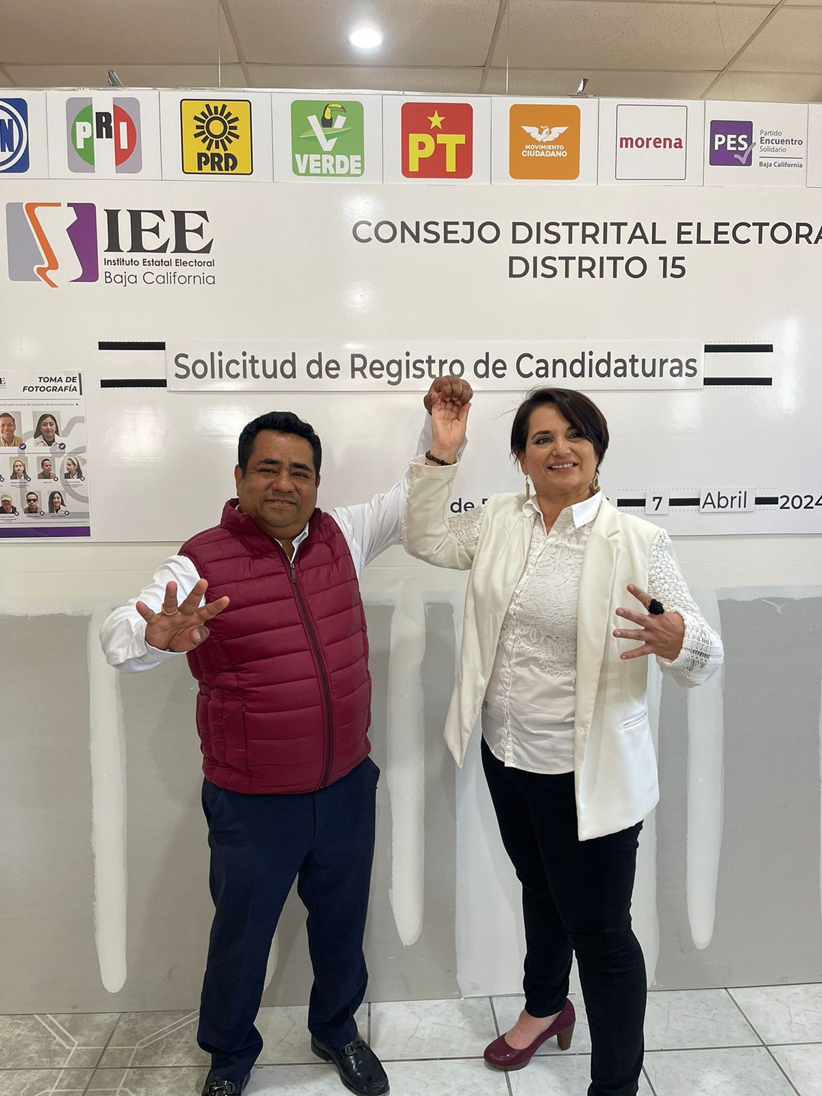 Enfundado de verde, ex panista Jorge Ramos solicita registro como ...