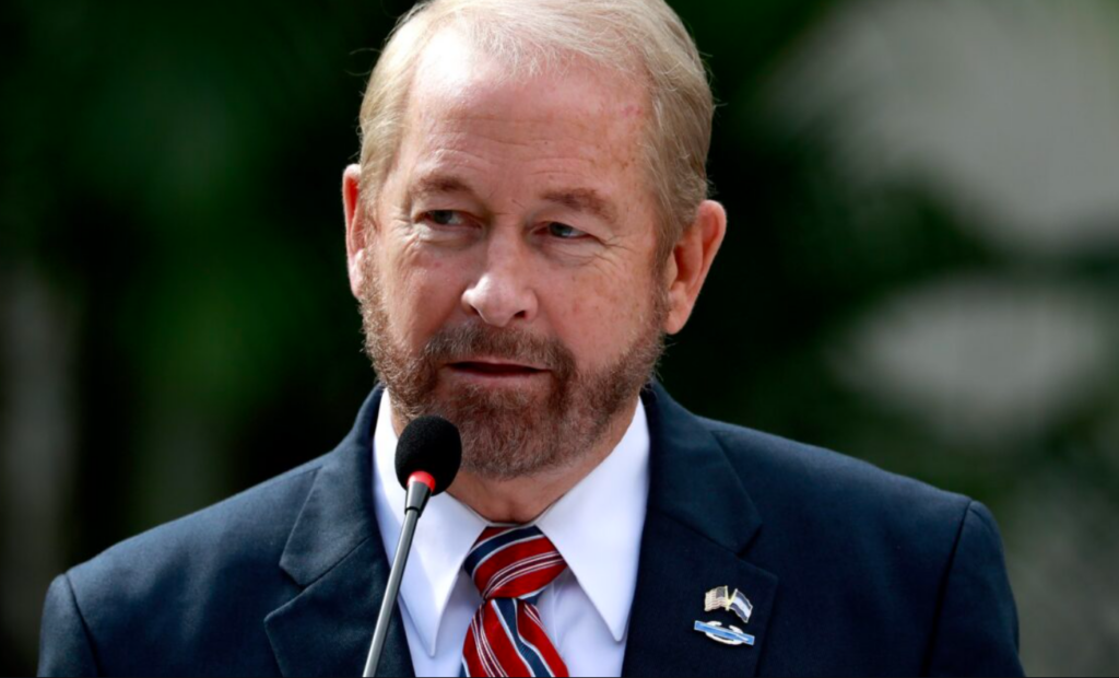 Trump Designa A Ronald Johnson “ron” Como Nuevo Embajador De Eu En 6600