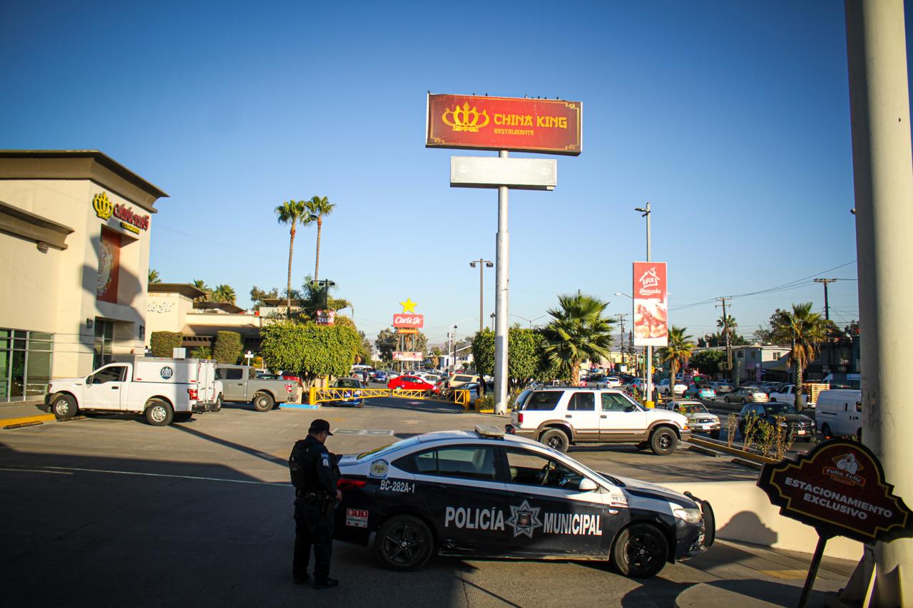 Hallan restos humanos con narcomensaje frente a restaurante en Tijuana ...