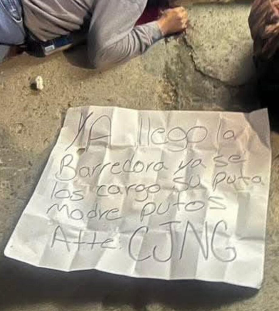 Reportan triple homicidio y dejan narcomanta en Ensenada - Semanario ZETA