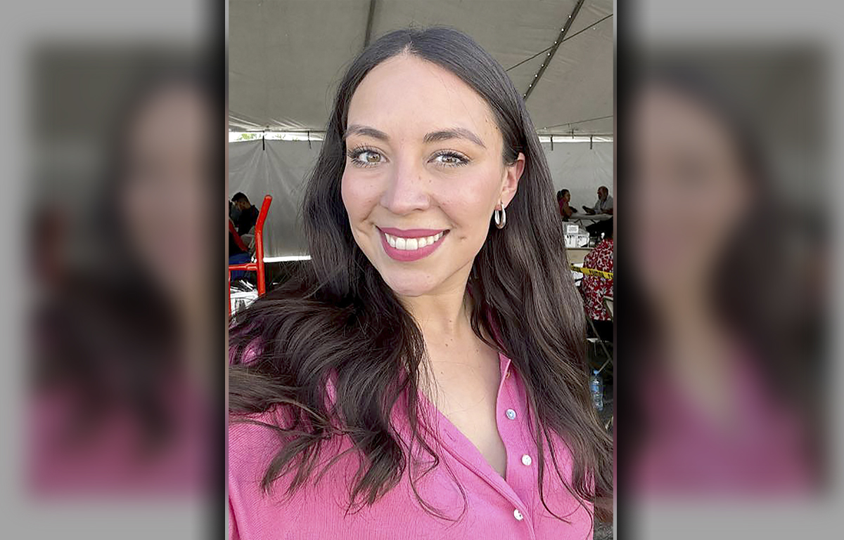 Simulando ando - Semanario ZETA