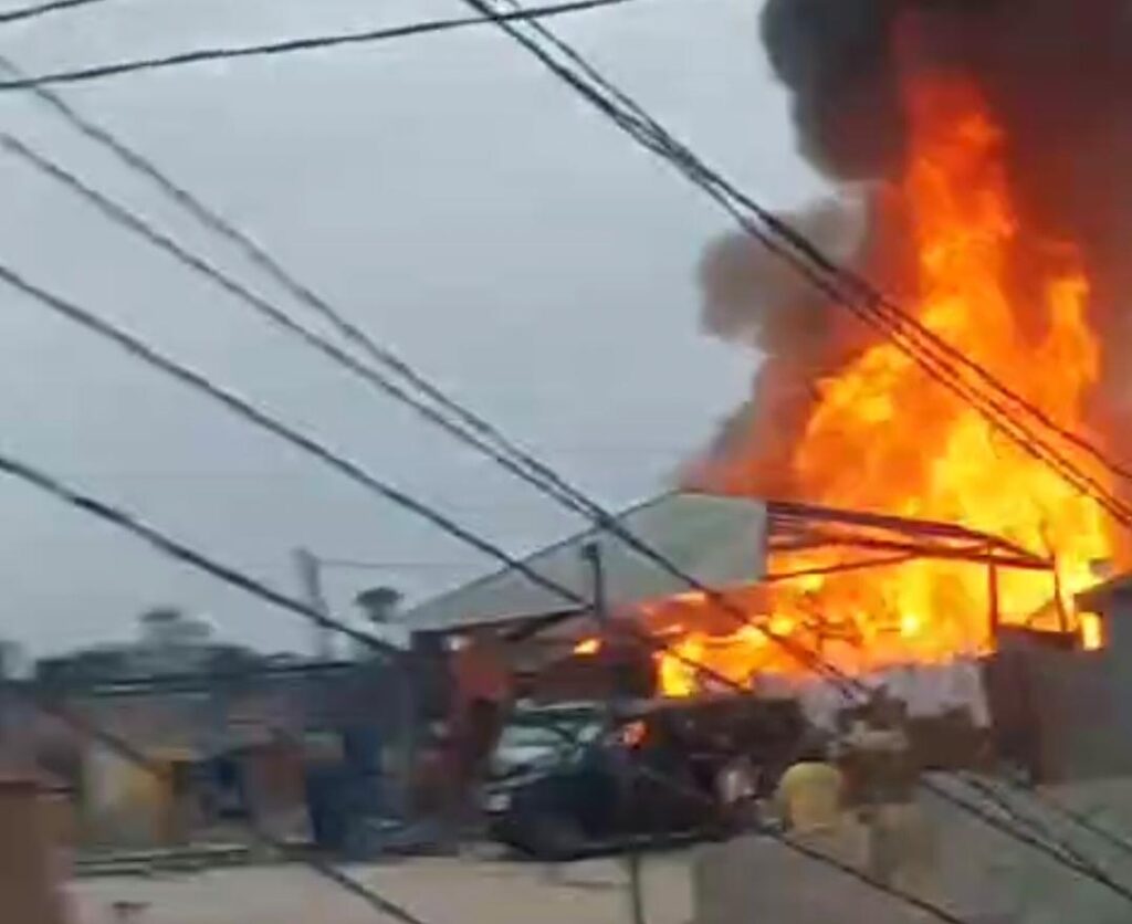 En Tijuana: incendio daña tres casas en Ejido Lázaro Cárdenas ...