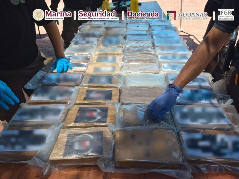 Aseguran 270 kilos de cocaína en puerto de Manzanillo; dos migrantes ...